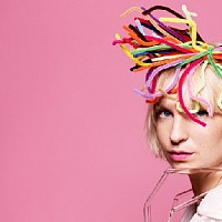 Sia - Suitcase - lyrics